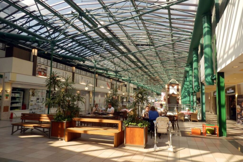 Shopping Center Atrium Promenada